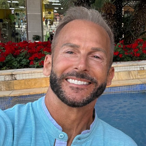 About Us – Surge Growth